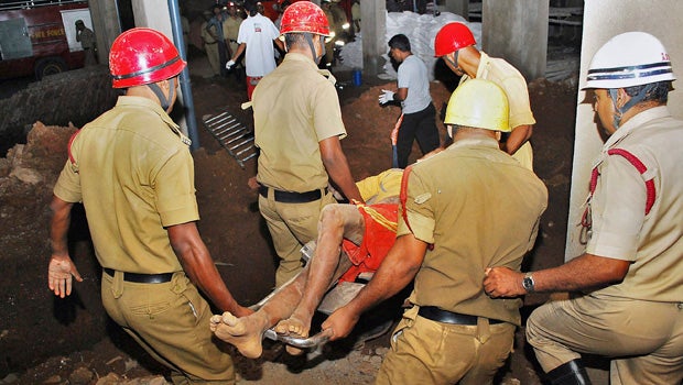 Building collapse in India kills at least 14 workers - CBS News