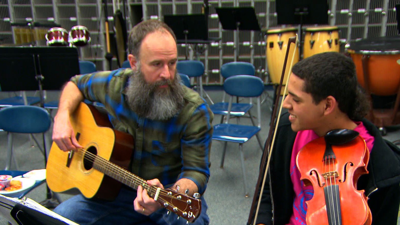 Grammy foundation awards prize for top music teacher - CBS News