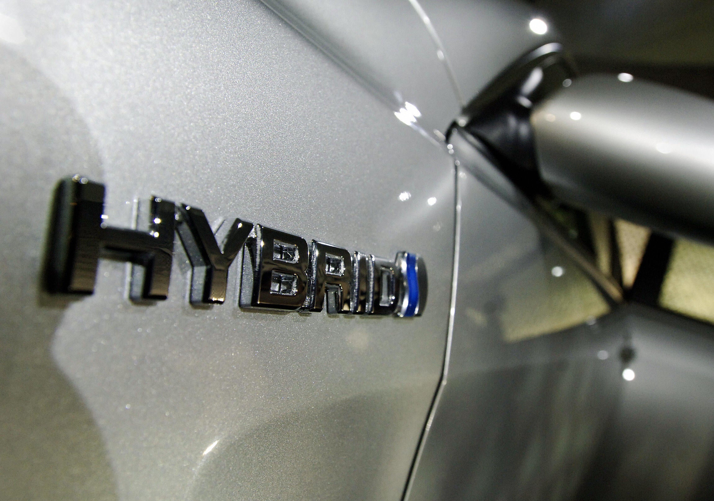 U.S. probes Toyota Camry hybrids for power brake problem - CBS News