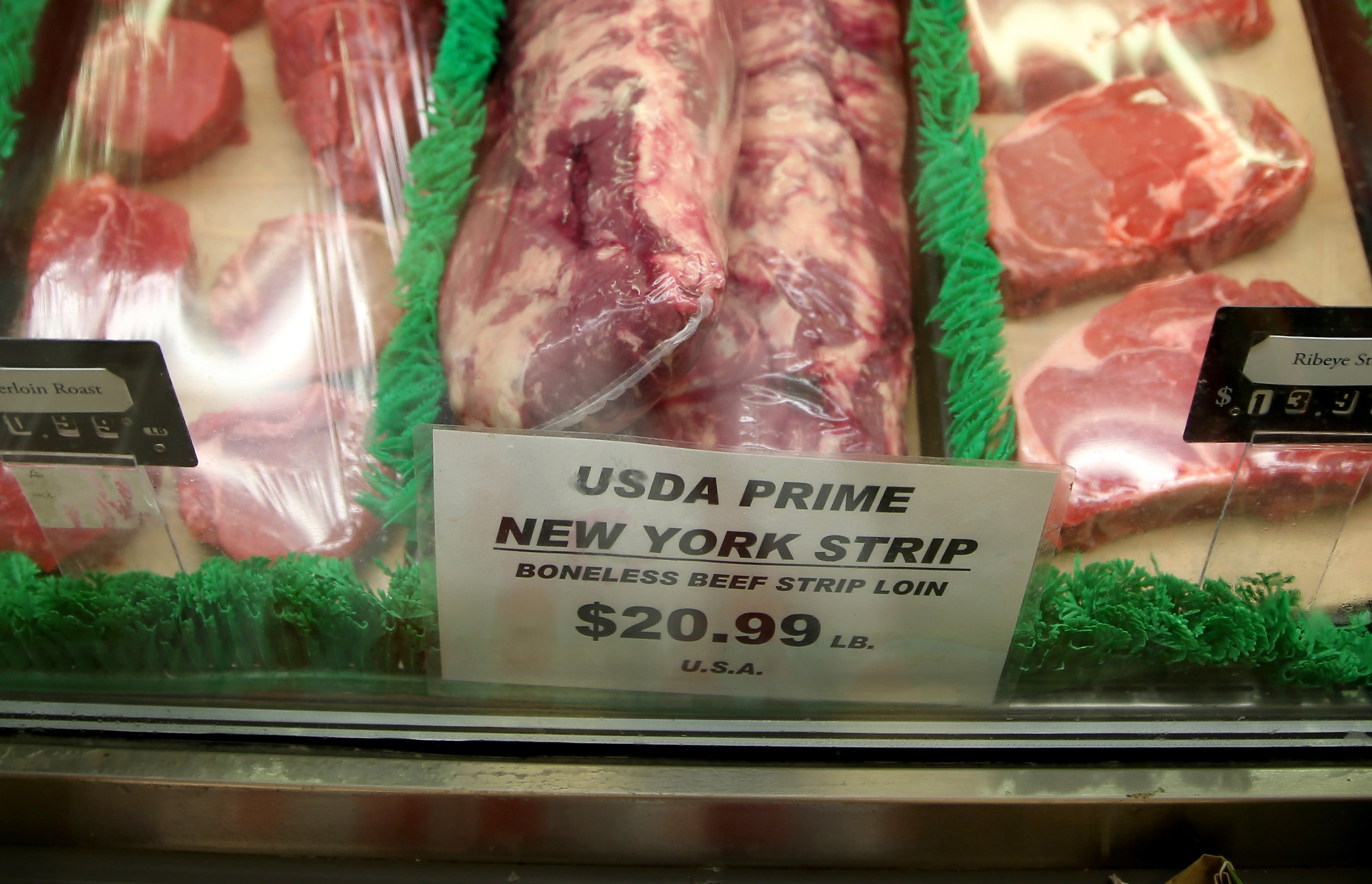 FDA allowed 18 "high risk" antibiotics in animal food, report says ...