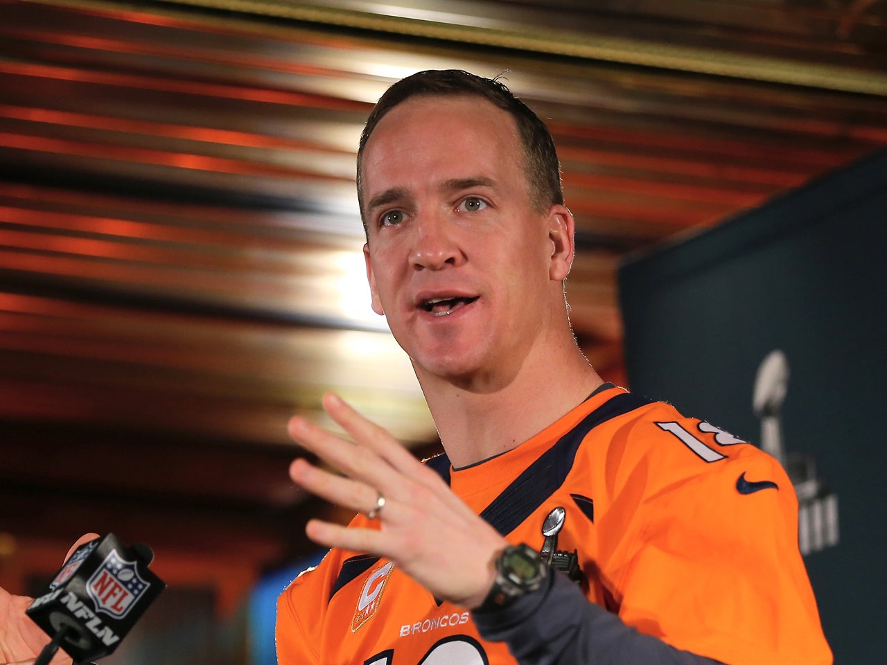 Peyton Manning Face Broncos Cold