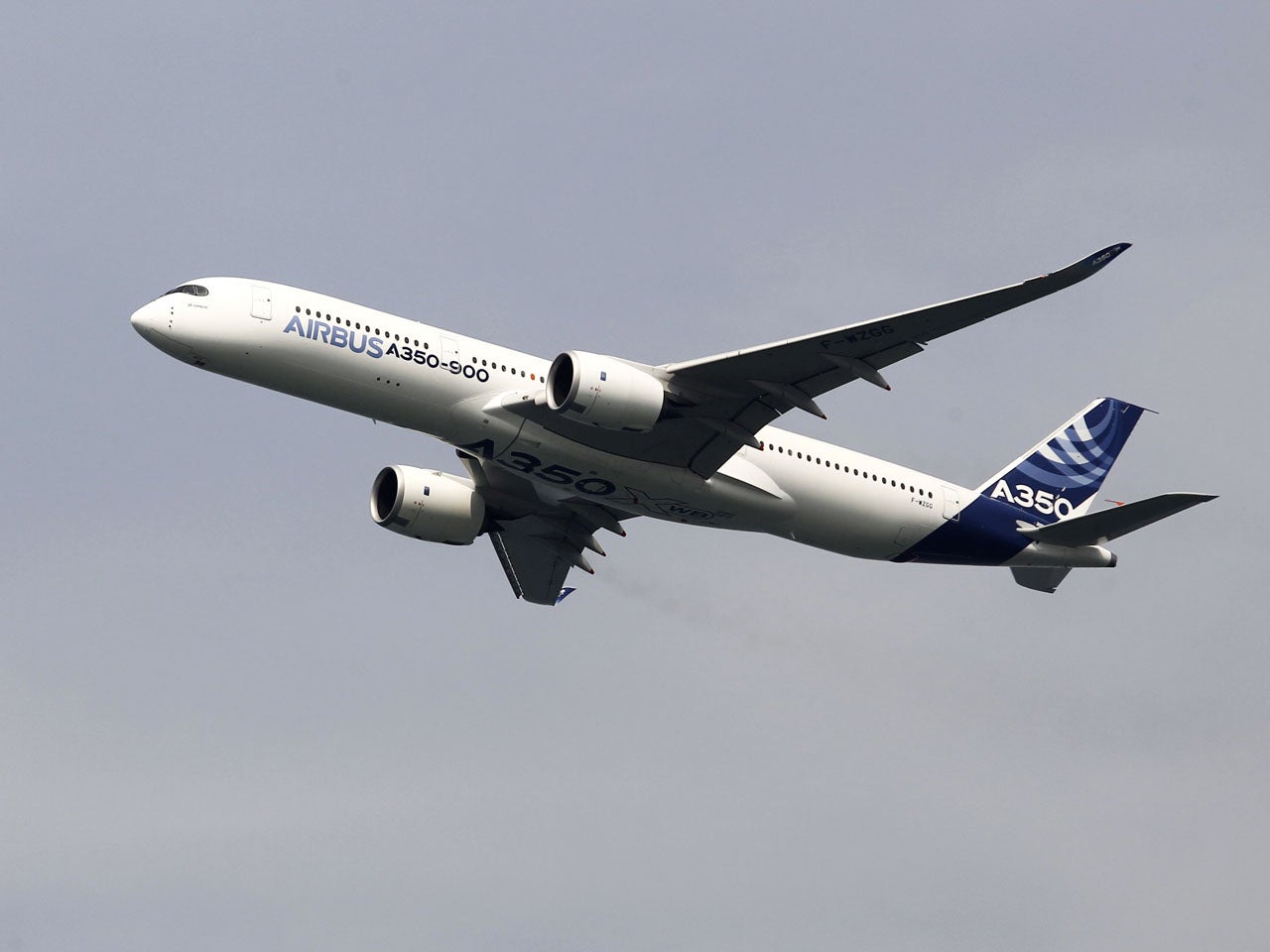 Airbus shows off A350 at big Asian airshow - CBS News