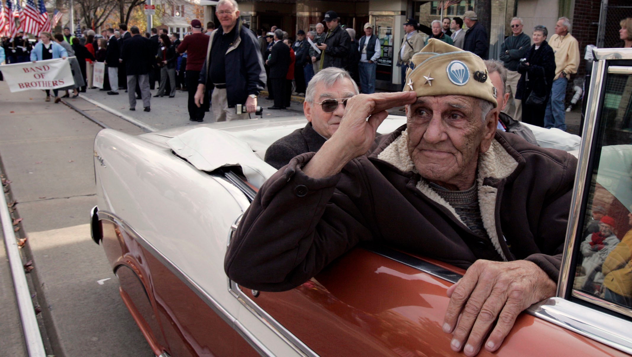 "Band of Brothers" veteran William Guarnere dies - CBS News