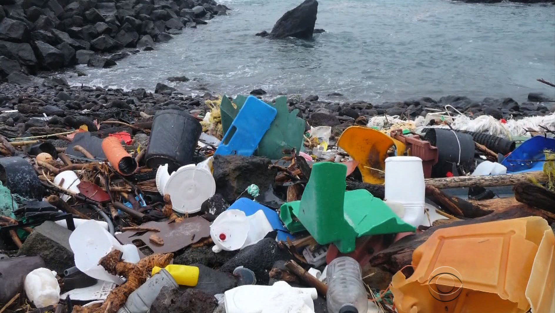 Latest sighting: Shattered airplane or ocean garbage? - CBS News