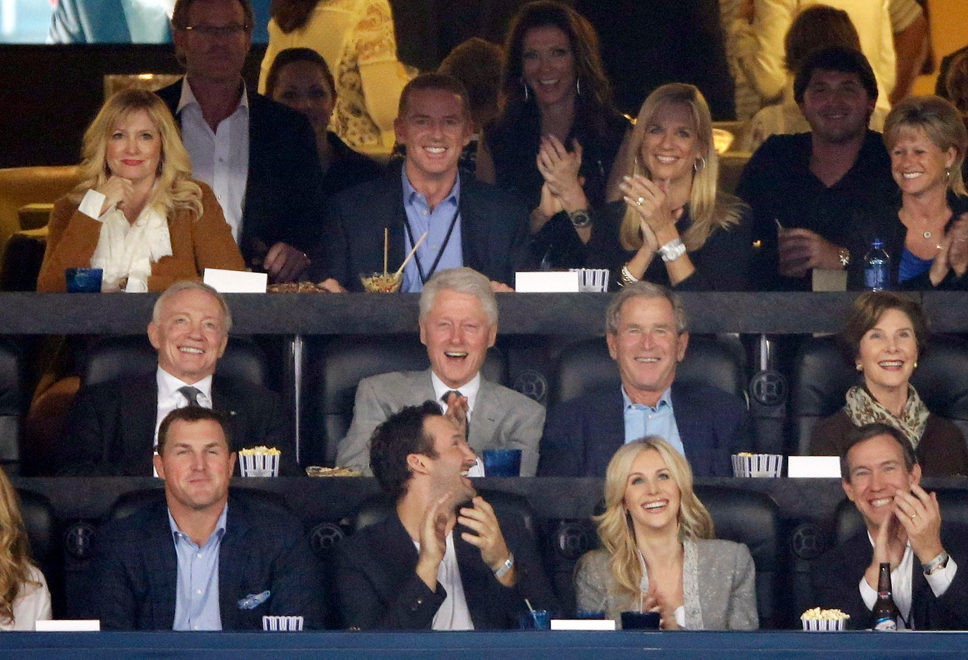 Bill Clinton, George W. Bush watch NCAA championship game together ...