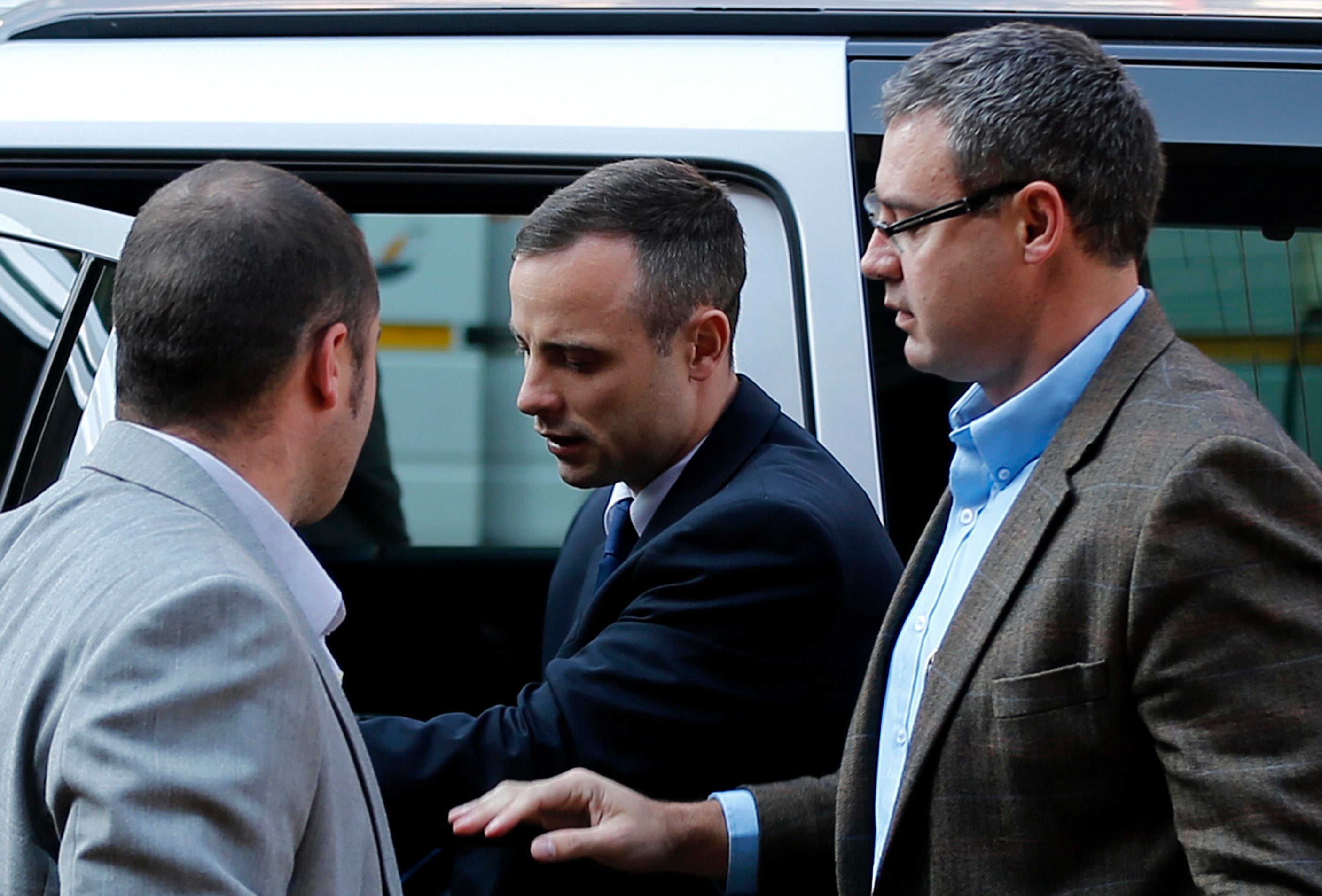 Oscar Pistorius' grueling cross-examination wraps up - CBS News