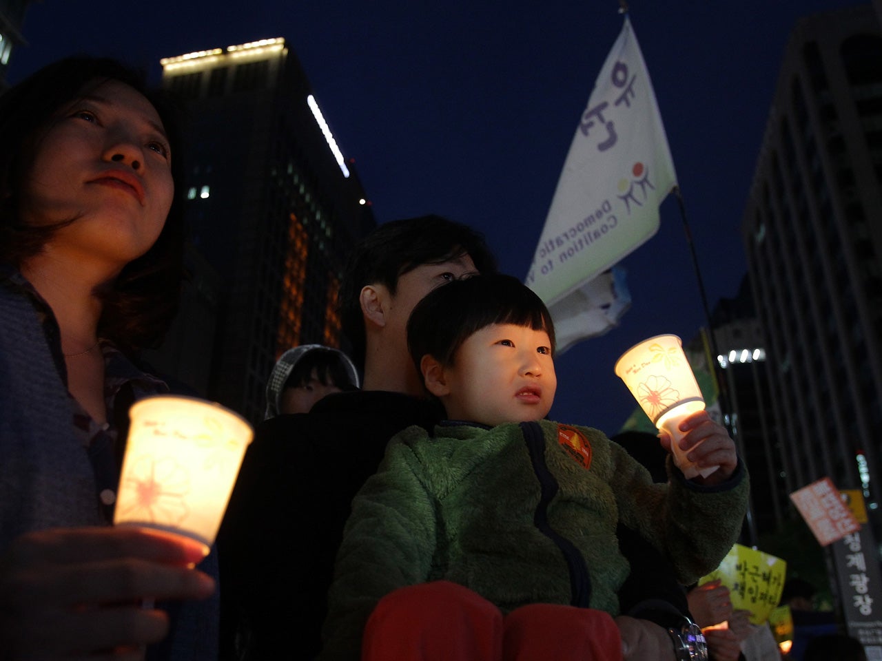 Divers recover more bodies from South Korean ferry - CBS News Divers recover more bodies from South Korean ferry - CBS News