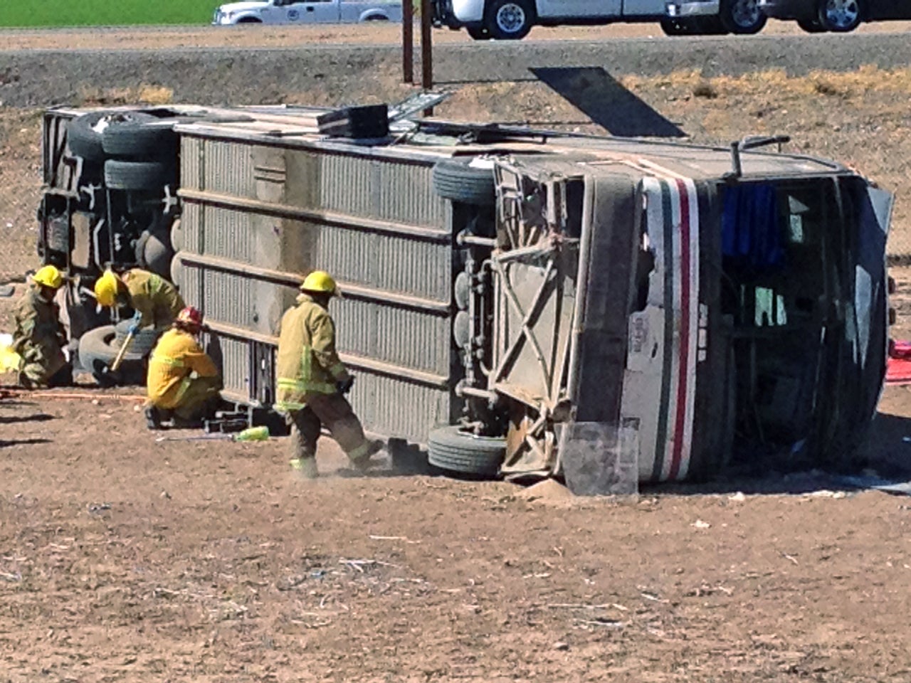 Deadly bus crash outside Blythe, California, near Arizona border - CBS News