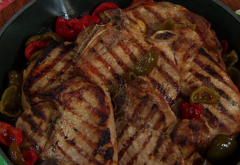 Chef Frank Pellegrino Jr.'s Rao's Grilled Pork Chops on THE Dish - CBS News