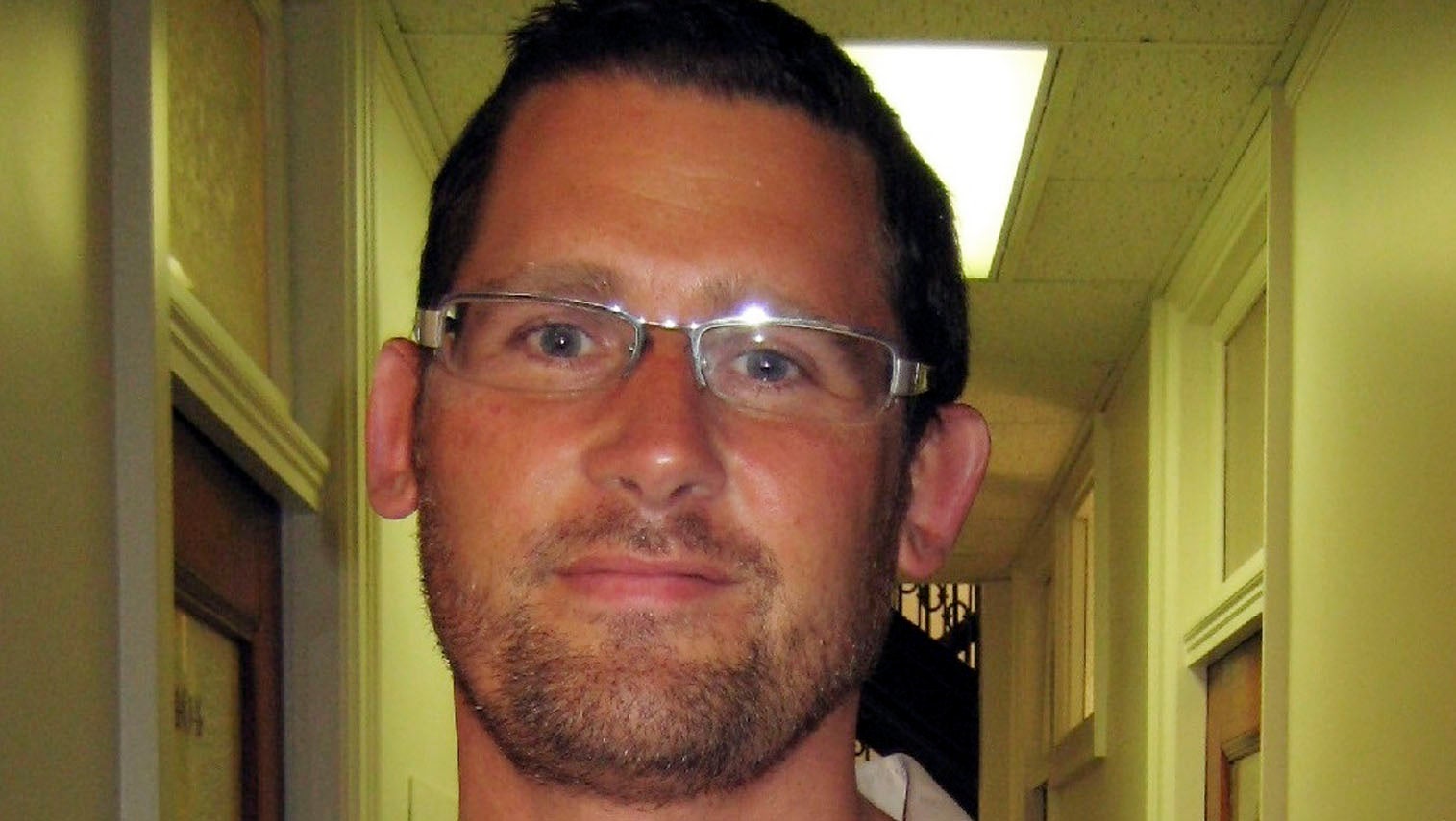 Explosives suspect captured after three-day manhunt - CBS News