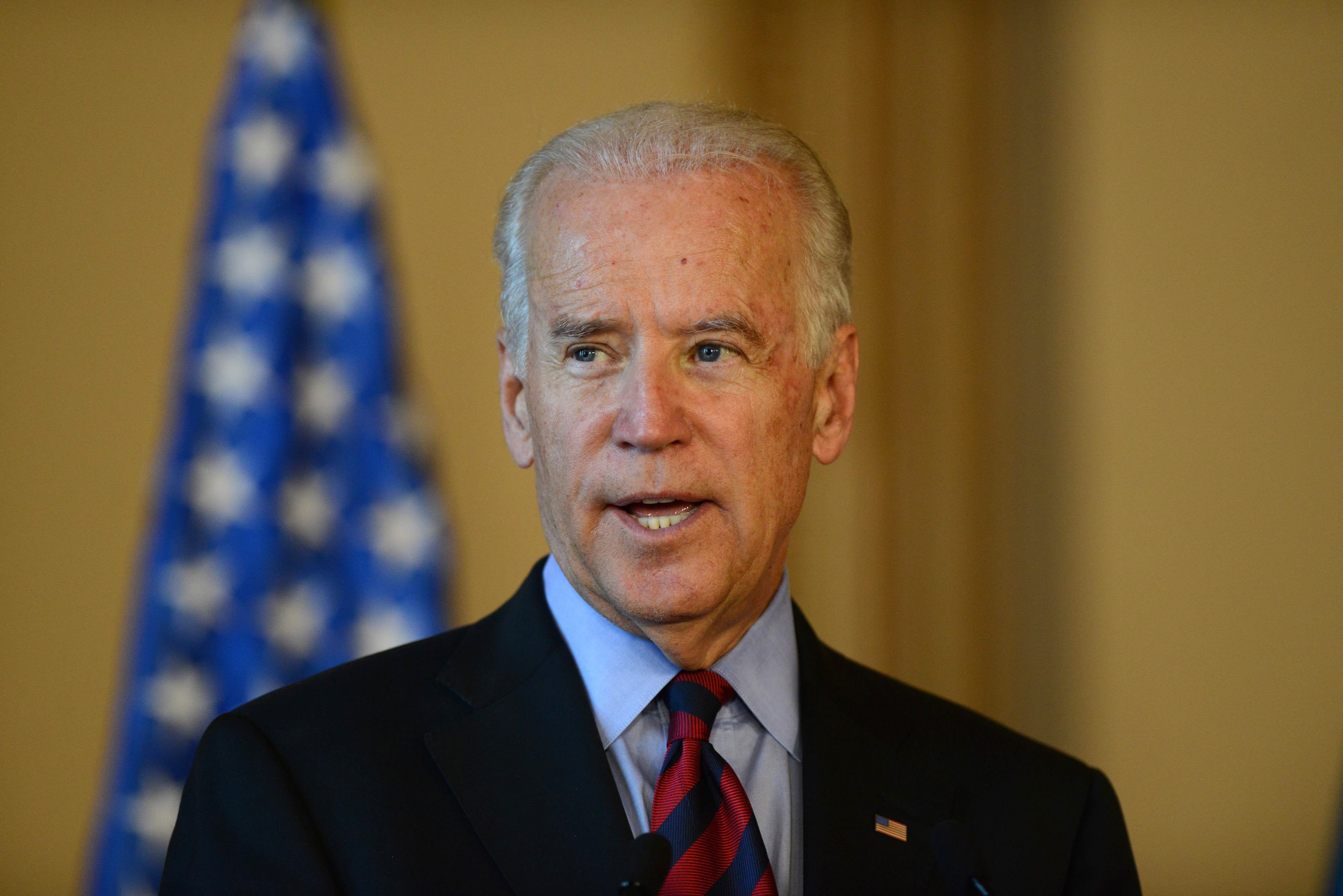 Joe Biden doesn't have a savings account? - CBS News