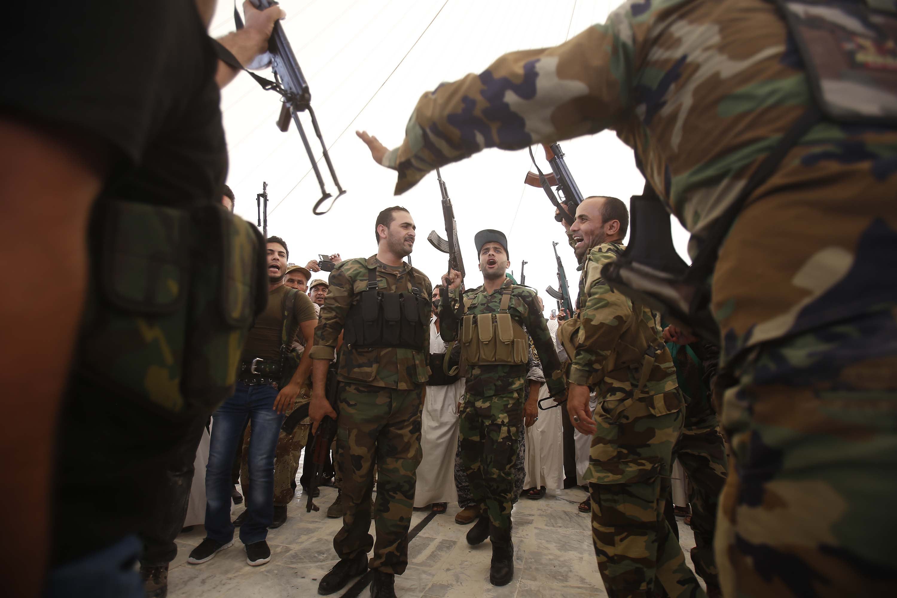 Kerry warns Mideast nations after Syria bombs Iraq - CBS News