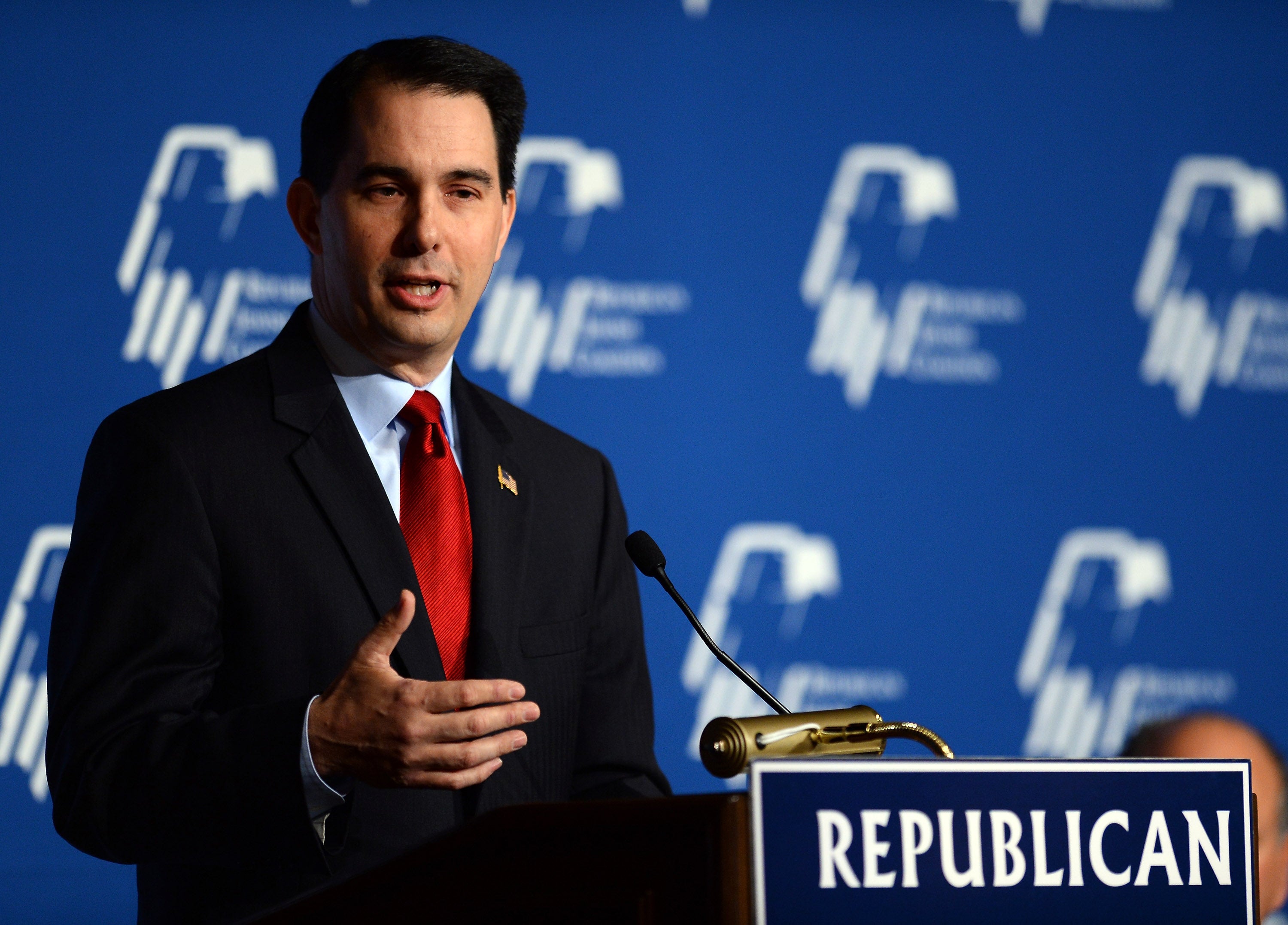 Prosecutor: Gov. Scott Walker was not target of probe - CBS News