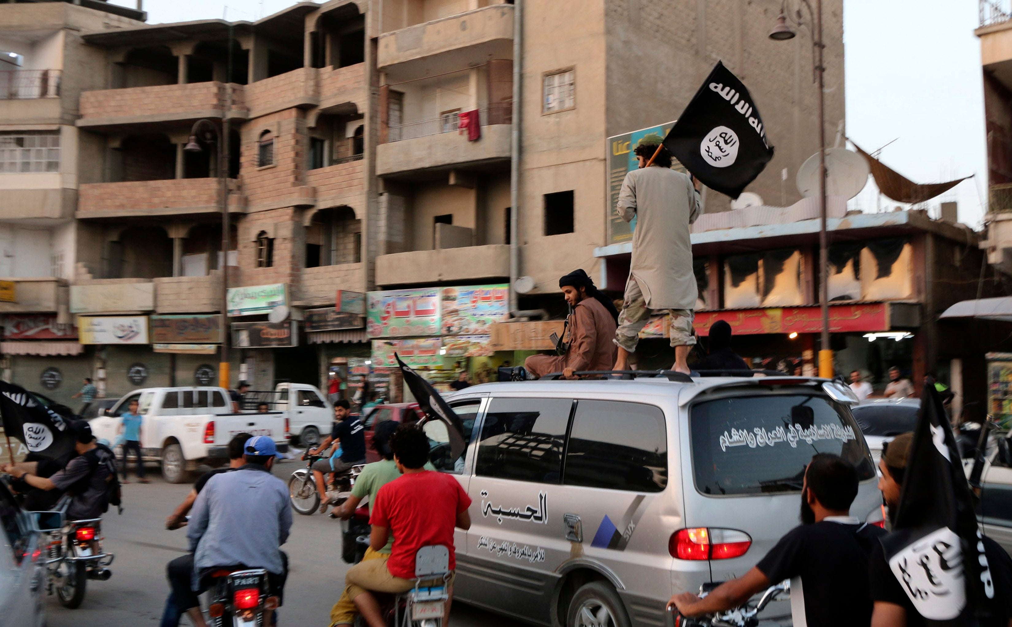 Infighting among militants: ISIS vs. al Qaeda? - CBS News