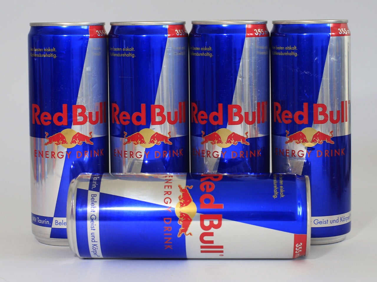 30,000 pounds of Red Bull spill onto Florida highway - CBS News