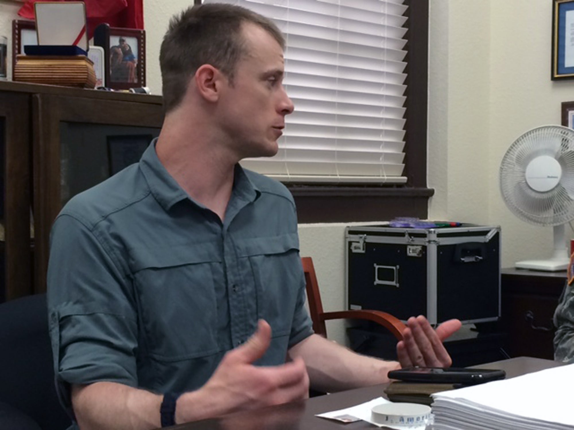 Bowe Bergdahl plans to leave Army, go to college, lawyer says - CBS News