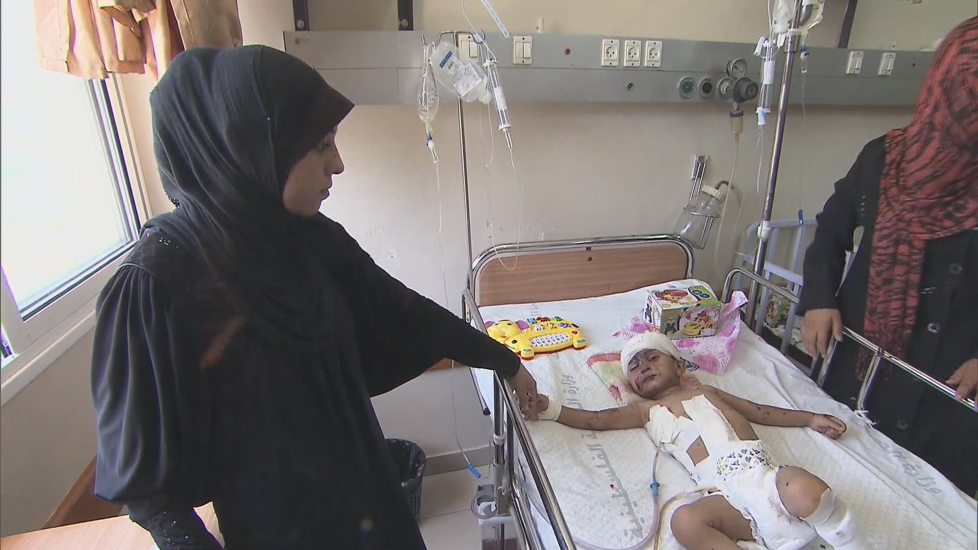 Gaza conflict leaves children with trauma and fear - CBS News
