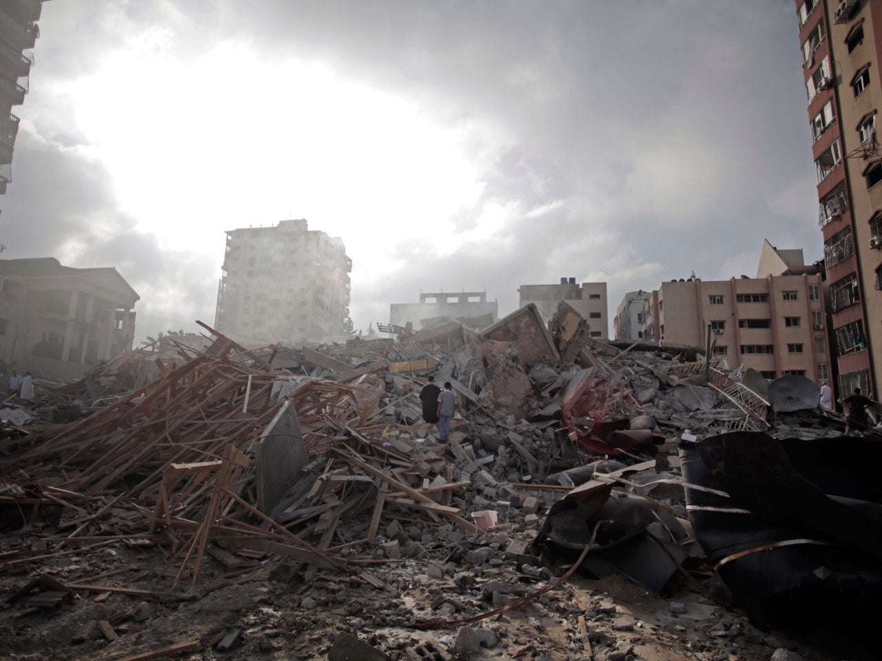In escalation, Israel continues to level large buildings in Gaza - CBS News
