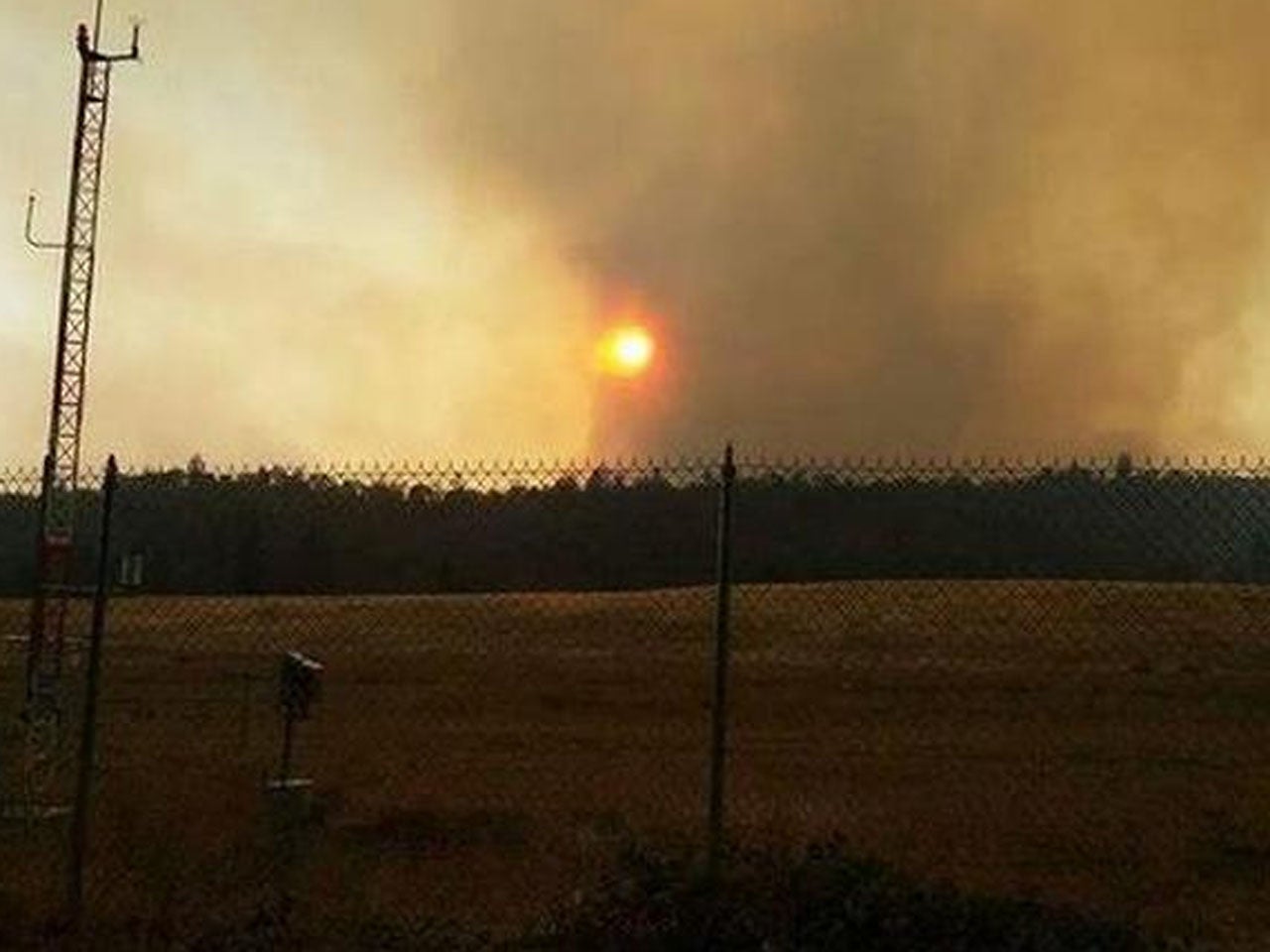Wildfire threatens hundreds of homes in California Gold Rush-era boom ...
