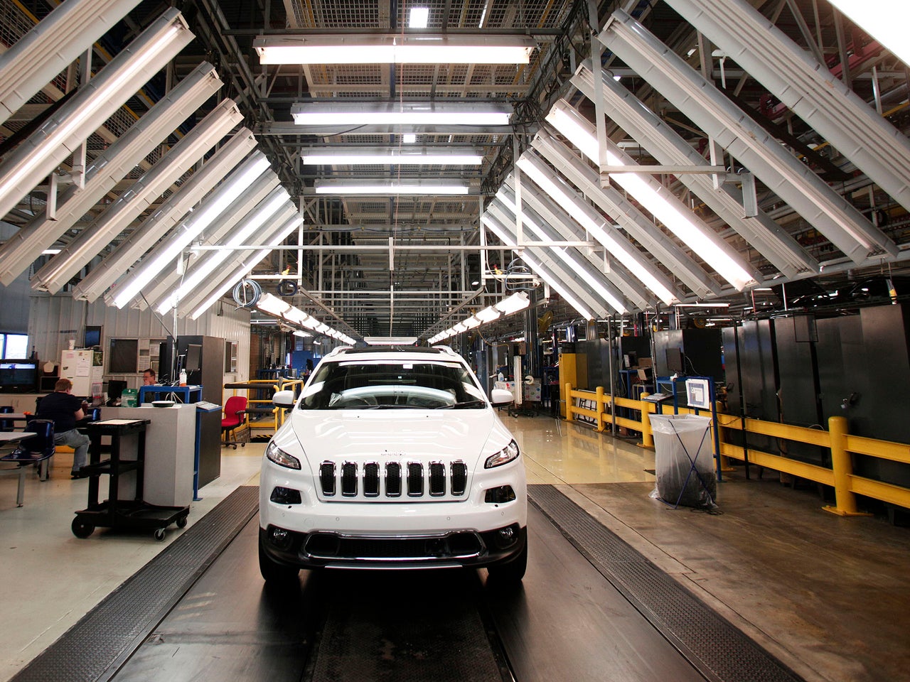 SUVs, pickups gave Chrysler a boost in September - CBS News
