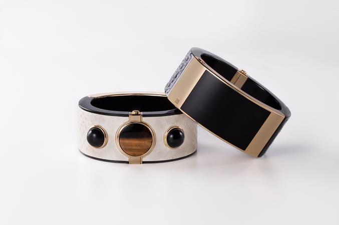 Smart bracelets hit the fashion runway - CBS News