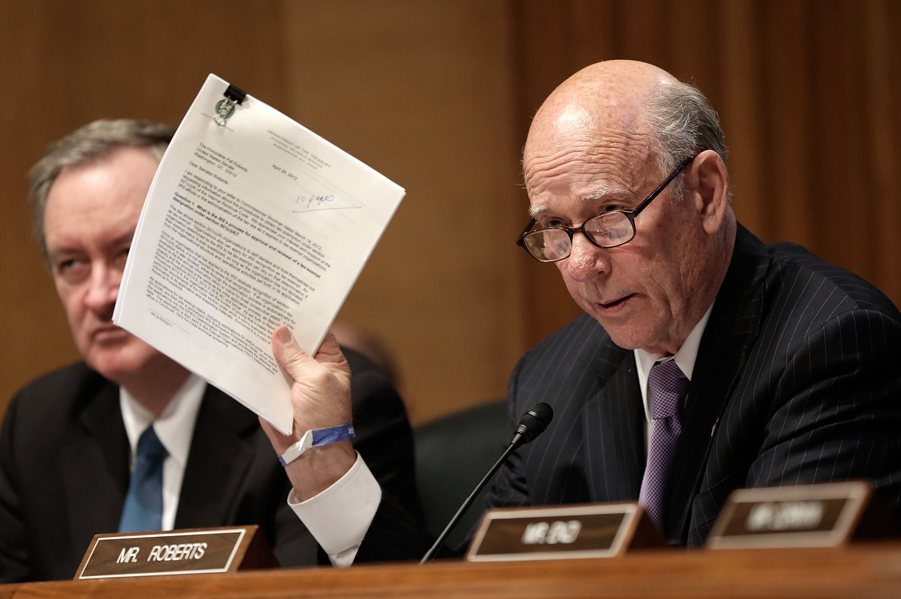 High-profile Republicans flock to save Sen. Pat Roberts in Kansas - CBS ... High-profile Republicans flock to save Sen. Pat Roberts in Kansas - CBS ...