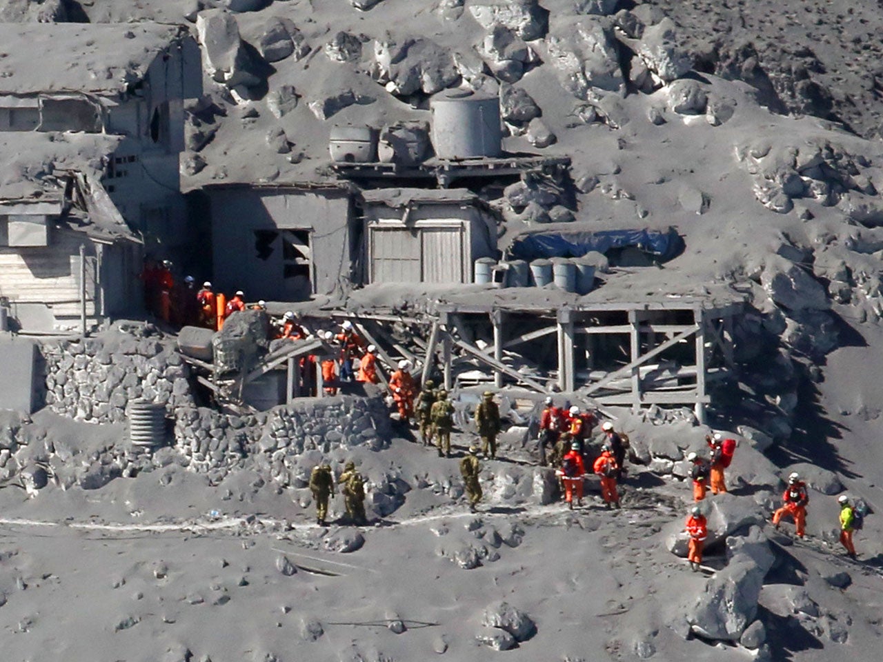 Mount Ontake volcanic eruption in Japan kills at least 31 people ...