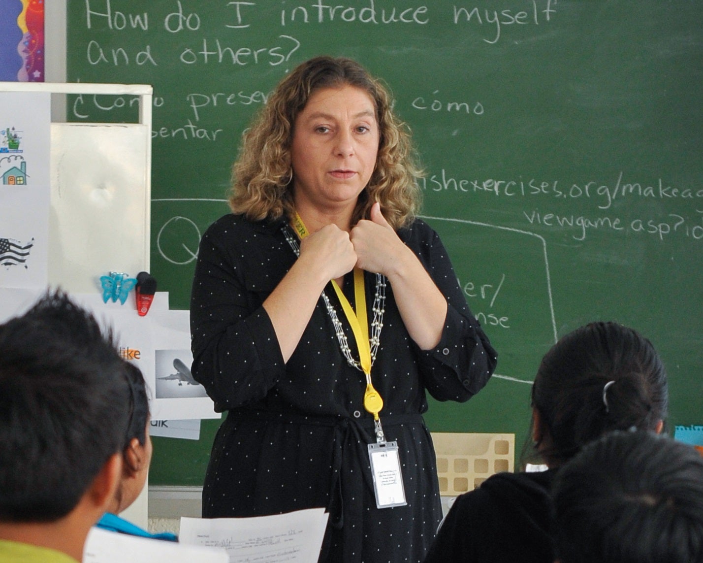 Teens who crossed U.S. border alone enter schools - CBS News