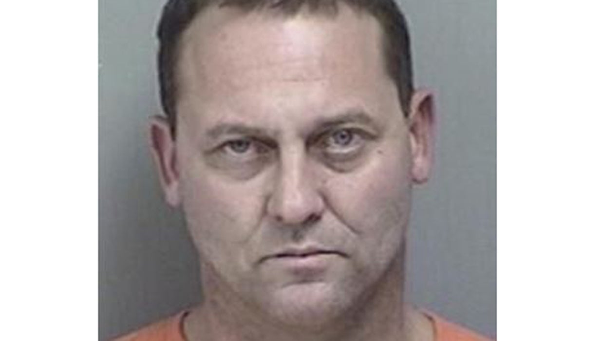 Restaurant customers, workers chase, catch robber in Adrian, Michigan ...