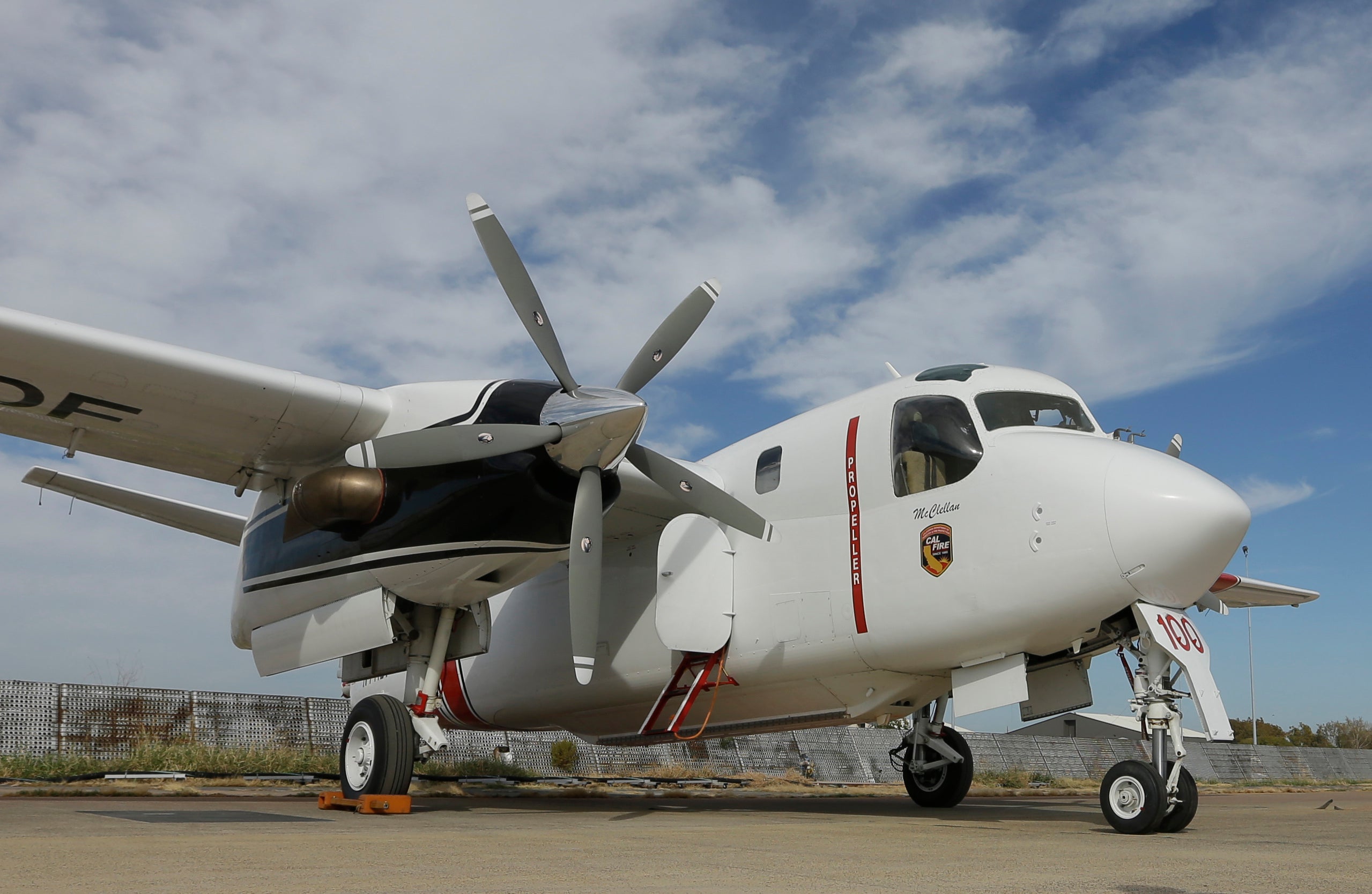 California reactivates fleet of air tankers to fight wildfires - CBS News