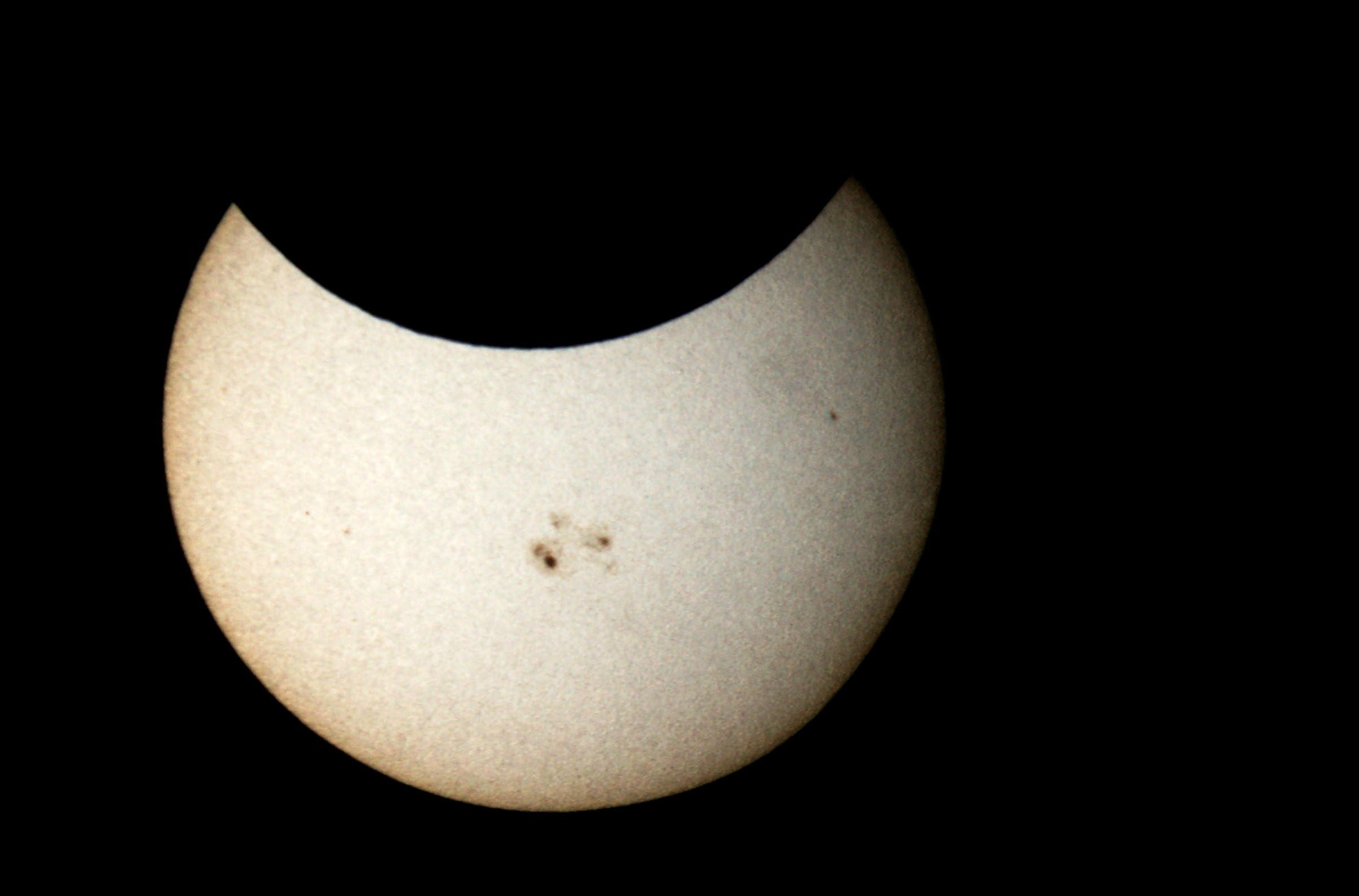 How to see this weekend's partial solar eclipse - CBS News
