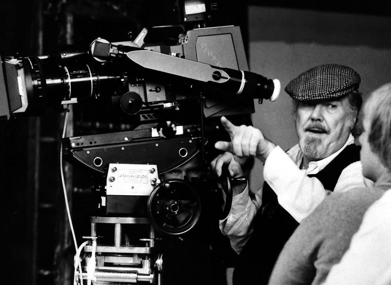 Director Robert Altman remembered in new book and documentary - CBS News