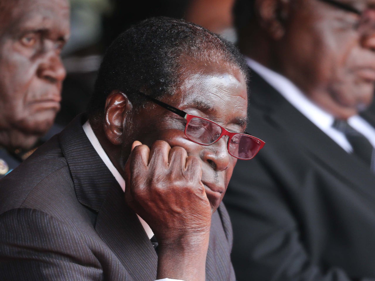 Image of Robert Mugabe not falling goes viral - CBS News