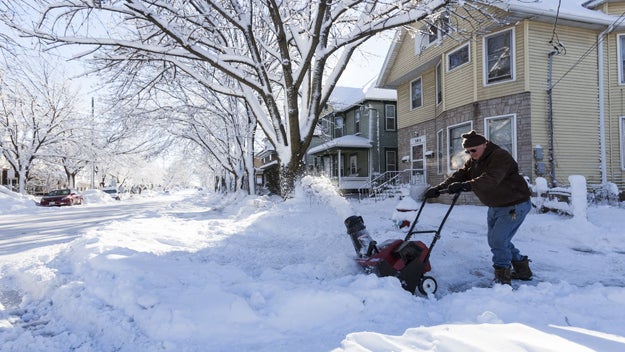 Snow burdened Boston breaks seasonal snowfall record - CBS News