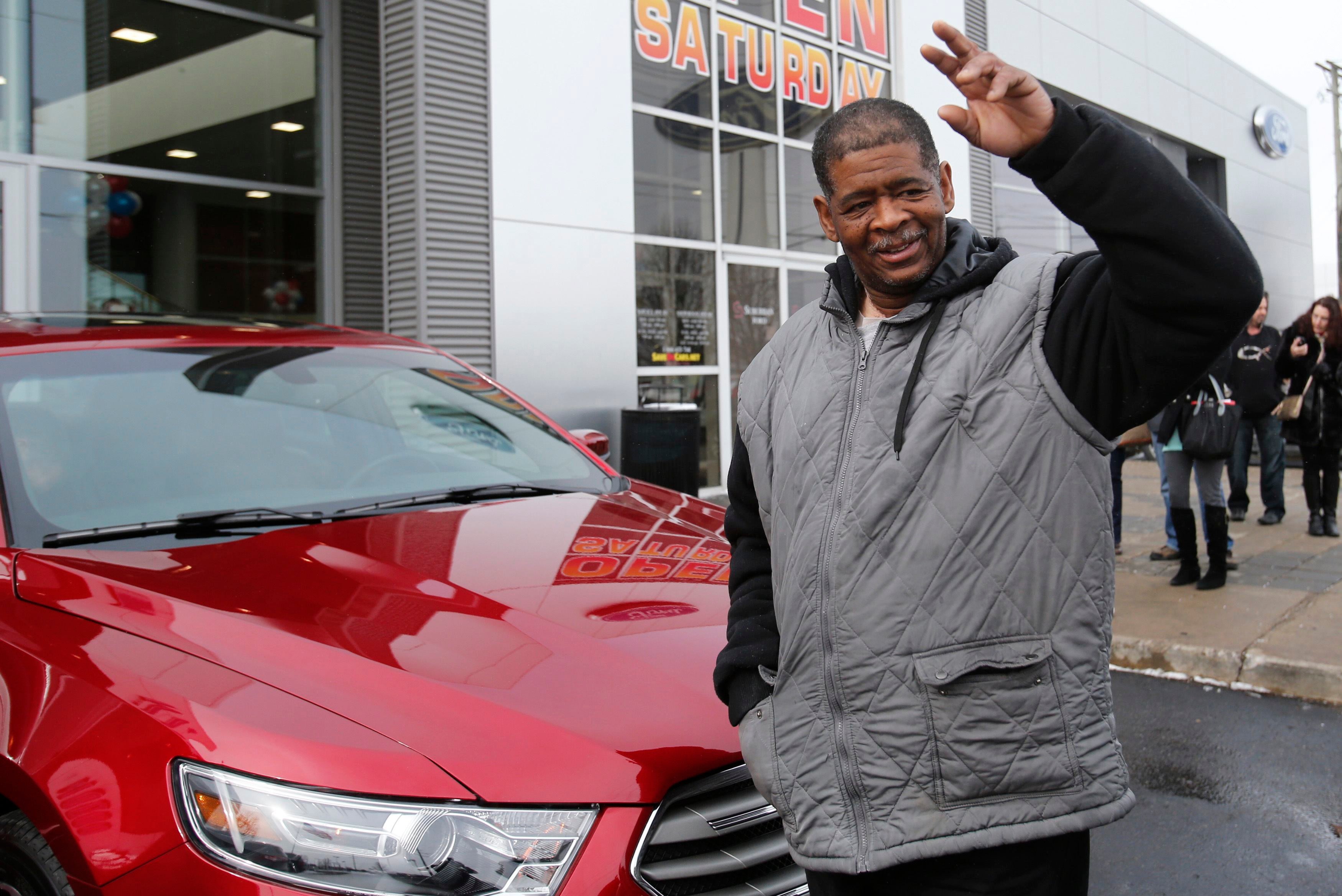 Fundraiser tops $350,000 for James Robertson, Detroit man with 21-mile ...