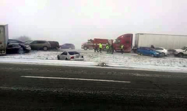 2 deadly pileups close Ohio Turnpike, highways - CBS News
