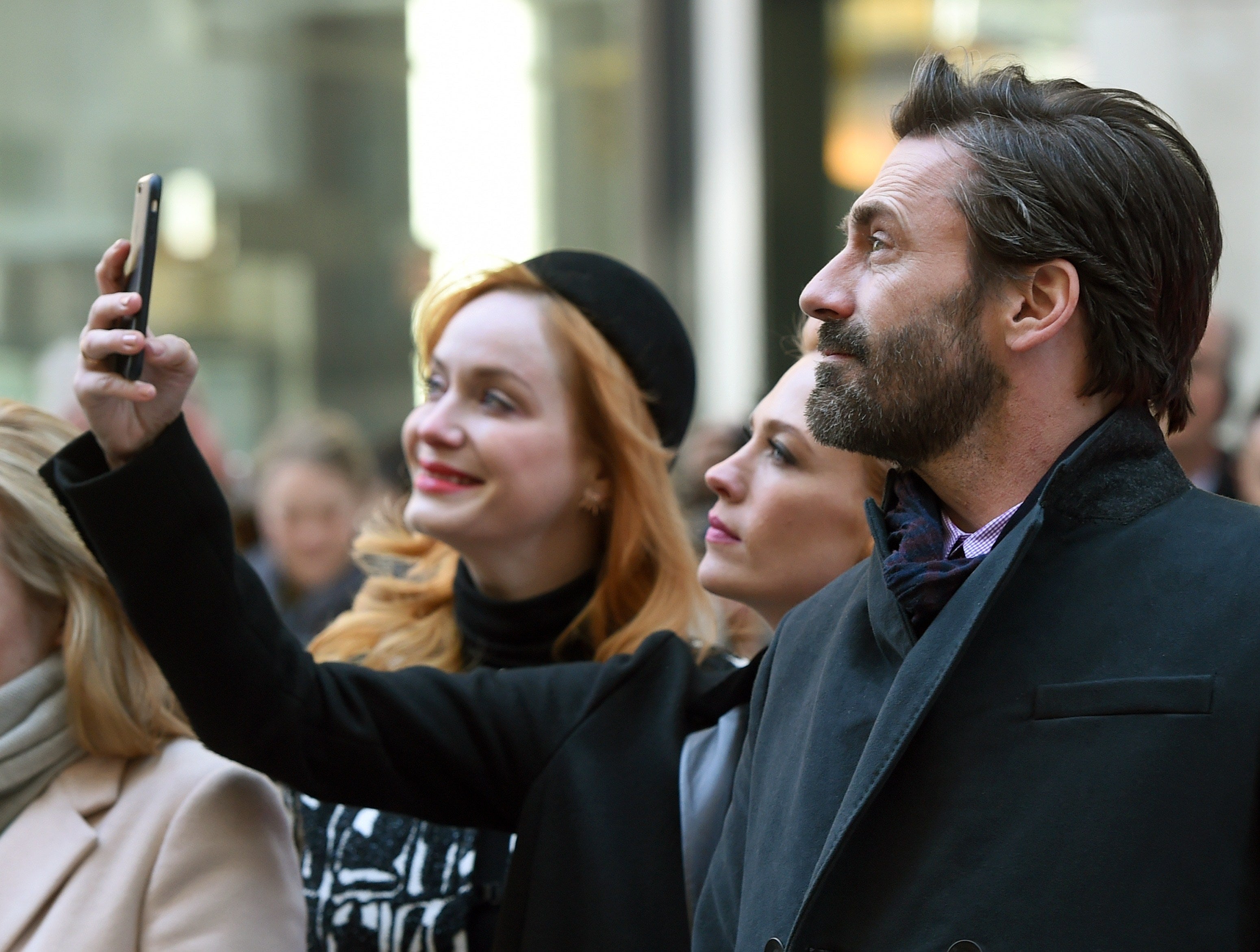 "Mad Men": New Don Draper bench and more in NYC - CBS News
