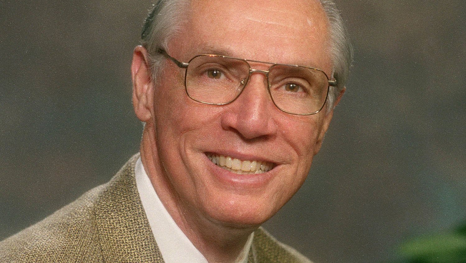 Bob Jones III apologizes for endorsing the stoning of gays - CBS News