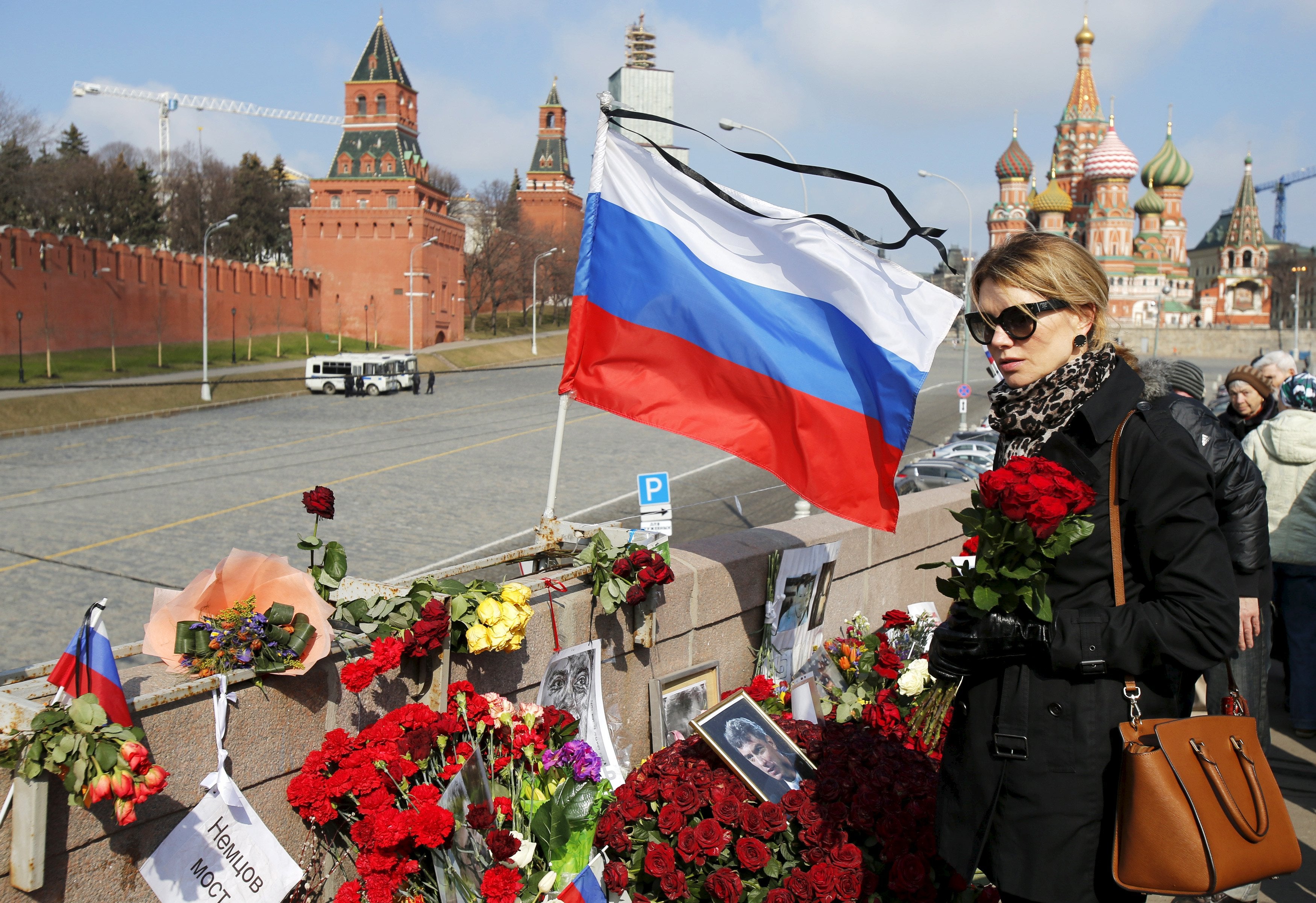 Boris Nemtsov supporters commemorate murder of Russia opposition leader ...
