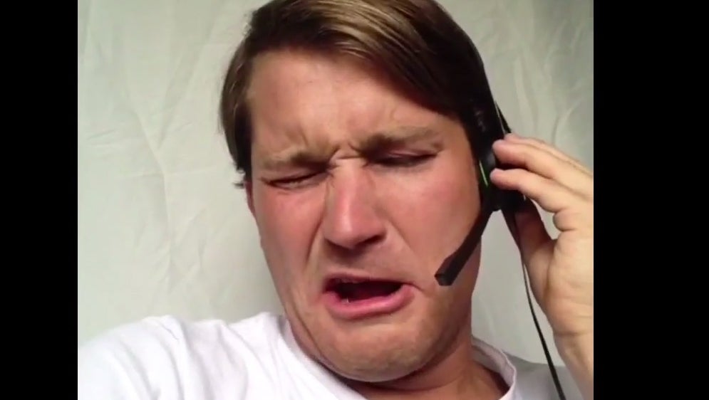 Watch: Actor impersonates 18 different Robin Williams characters - CBS News