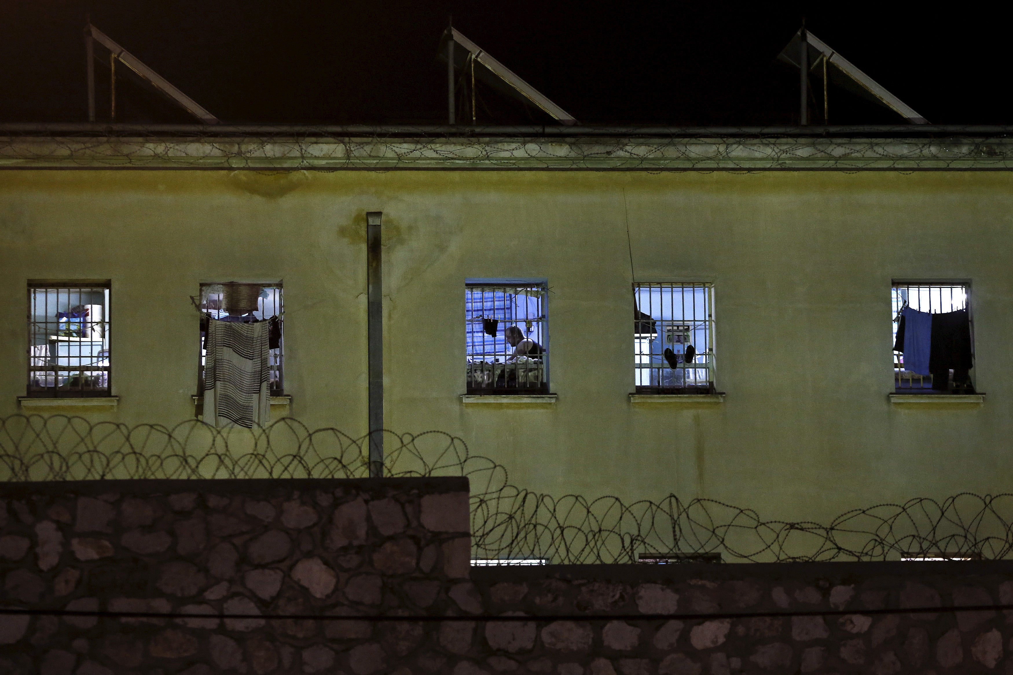 2 inmates killed in Greek prison brawl - CBS News