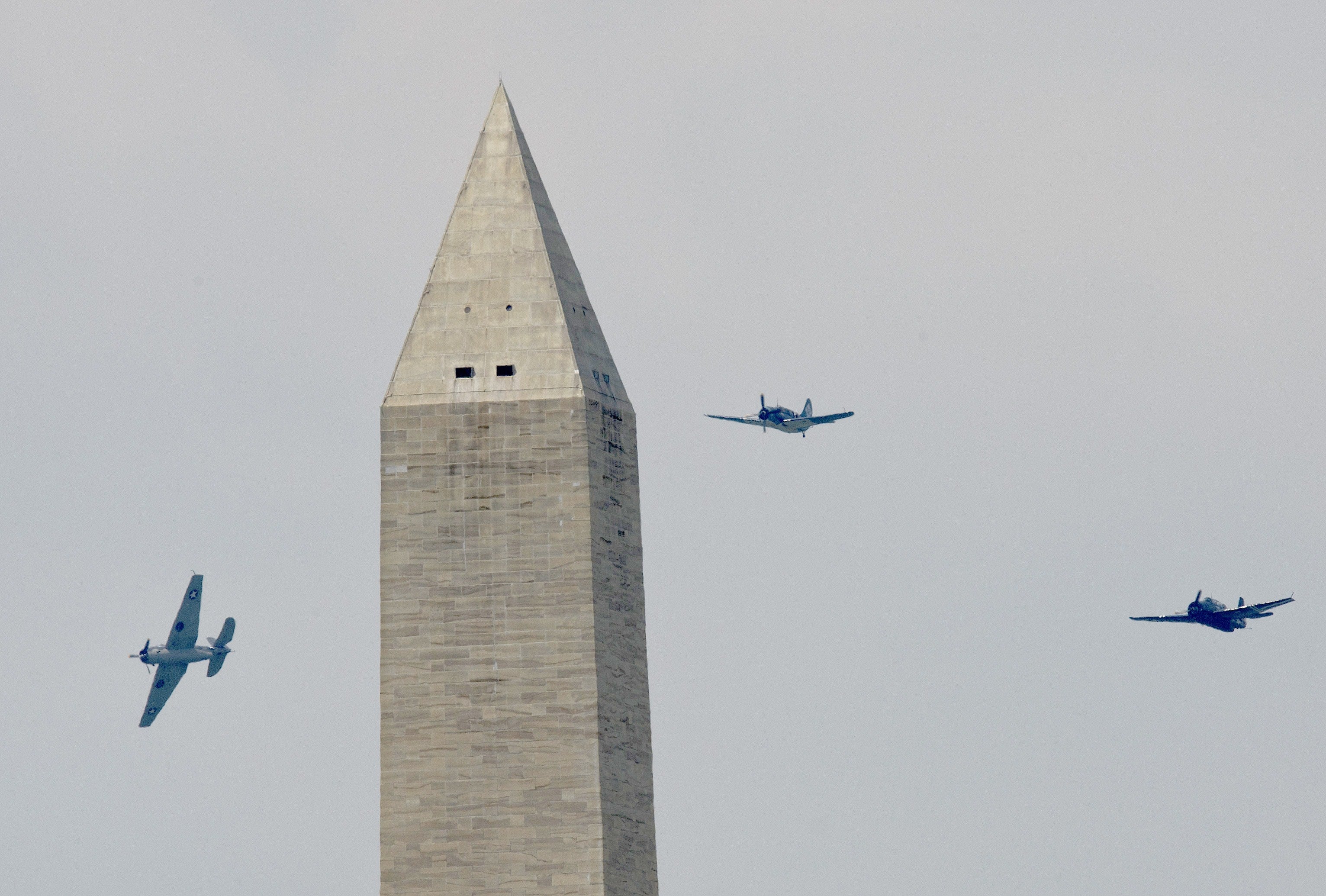Vintage World War II planes fly over DC, one makes unexpected landing ...