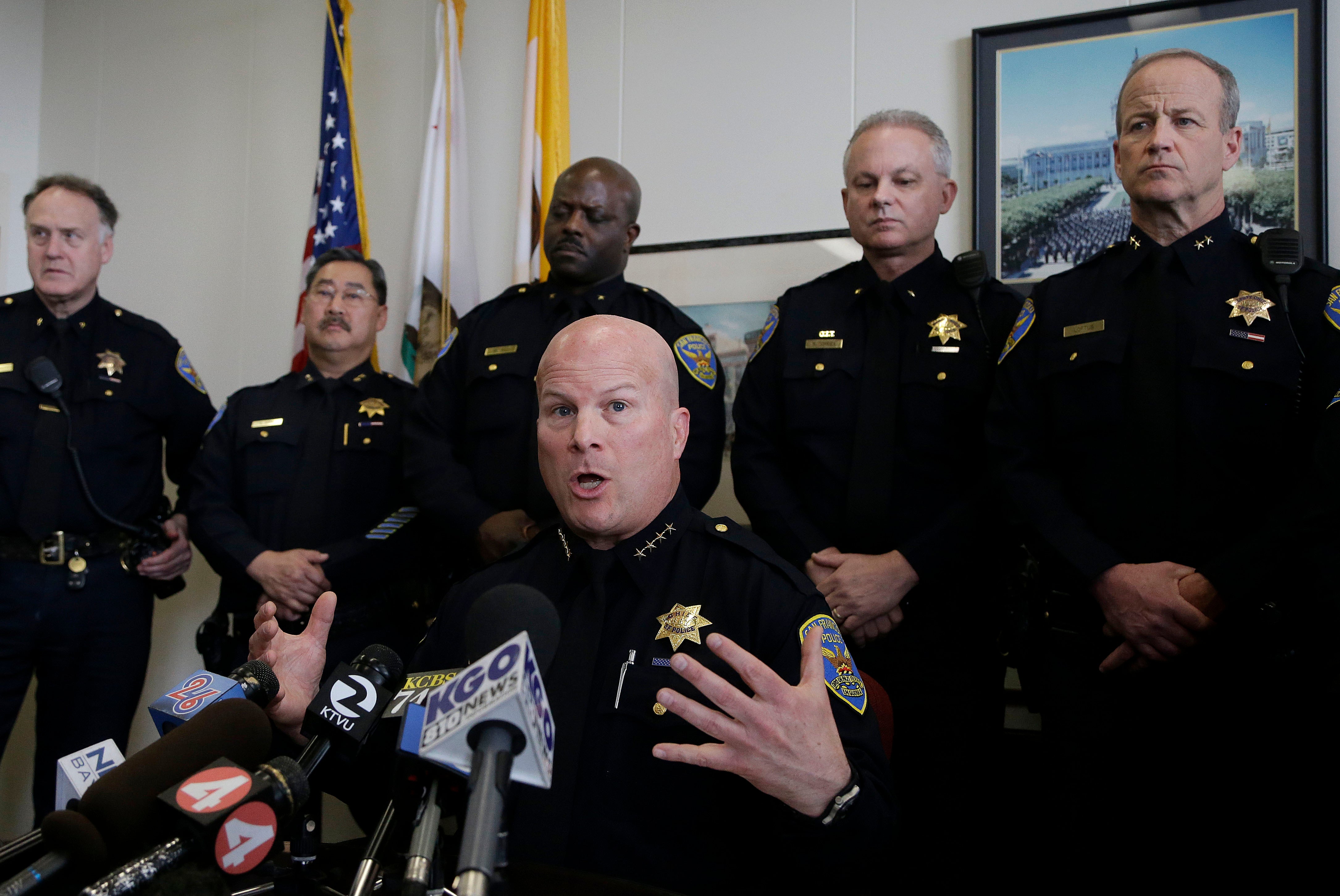 San Francisco cops who sent racist texts allowed to keep jobs - CBS News