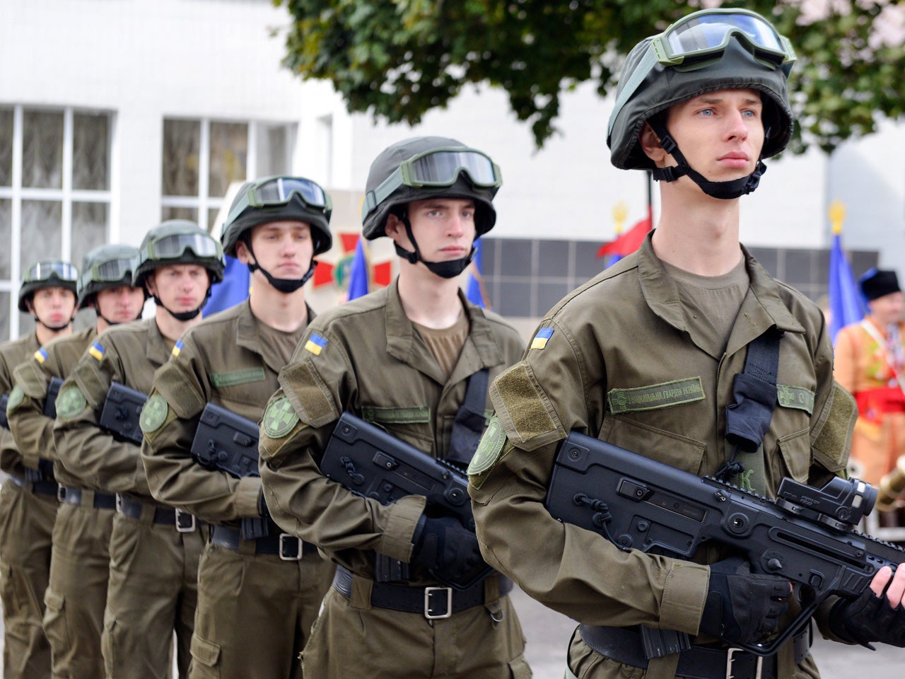 Ukraine: 2 Russian officers caught near rebel area - CBS News