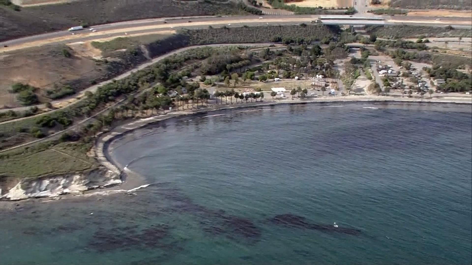 Oil spills off California coast in pipeline burst - CBS News