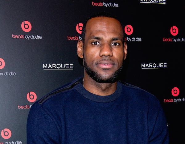LeBron James speaks out against gun violence - CBS News