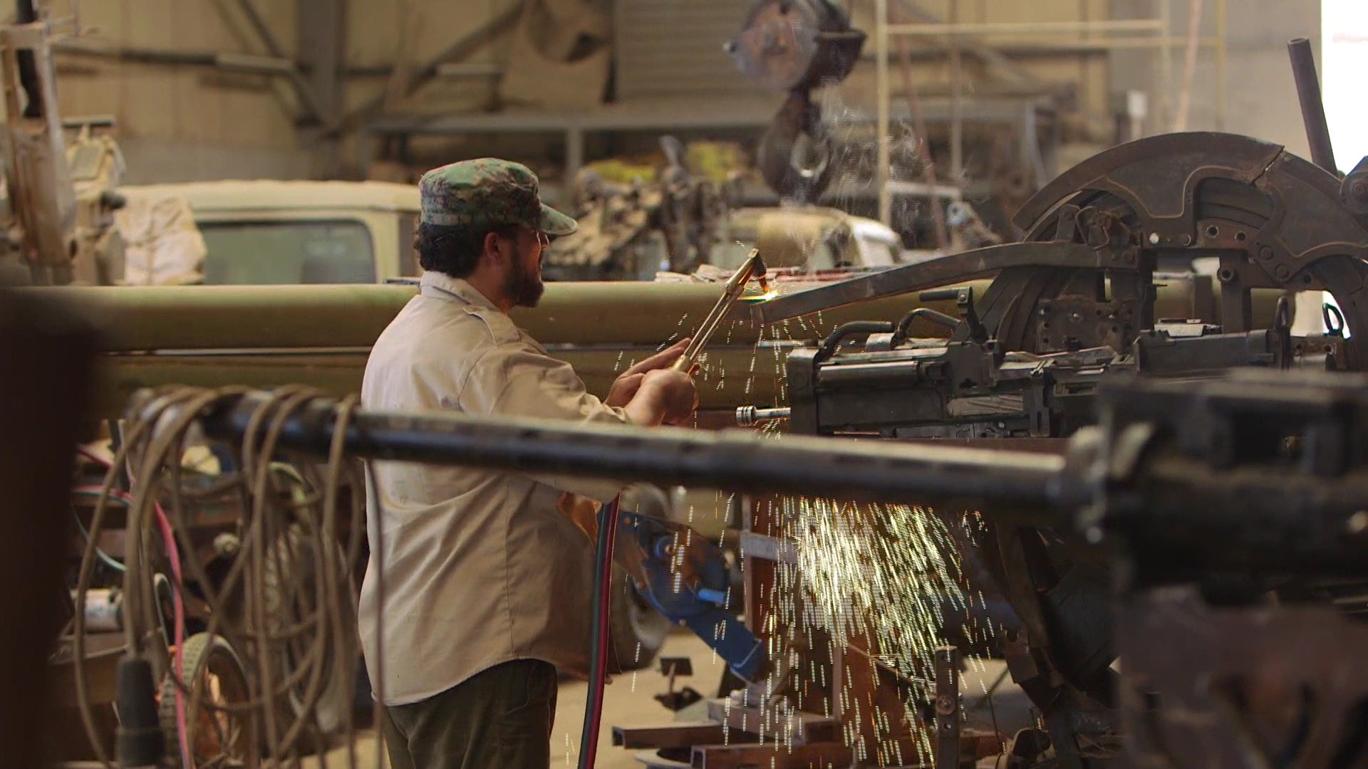 Libyan militias prepare for fight against fast-approaching ISIS - CBS News