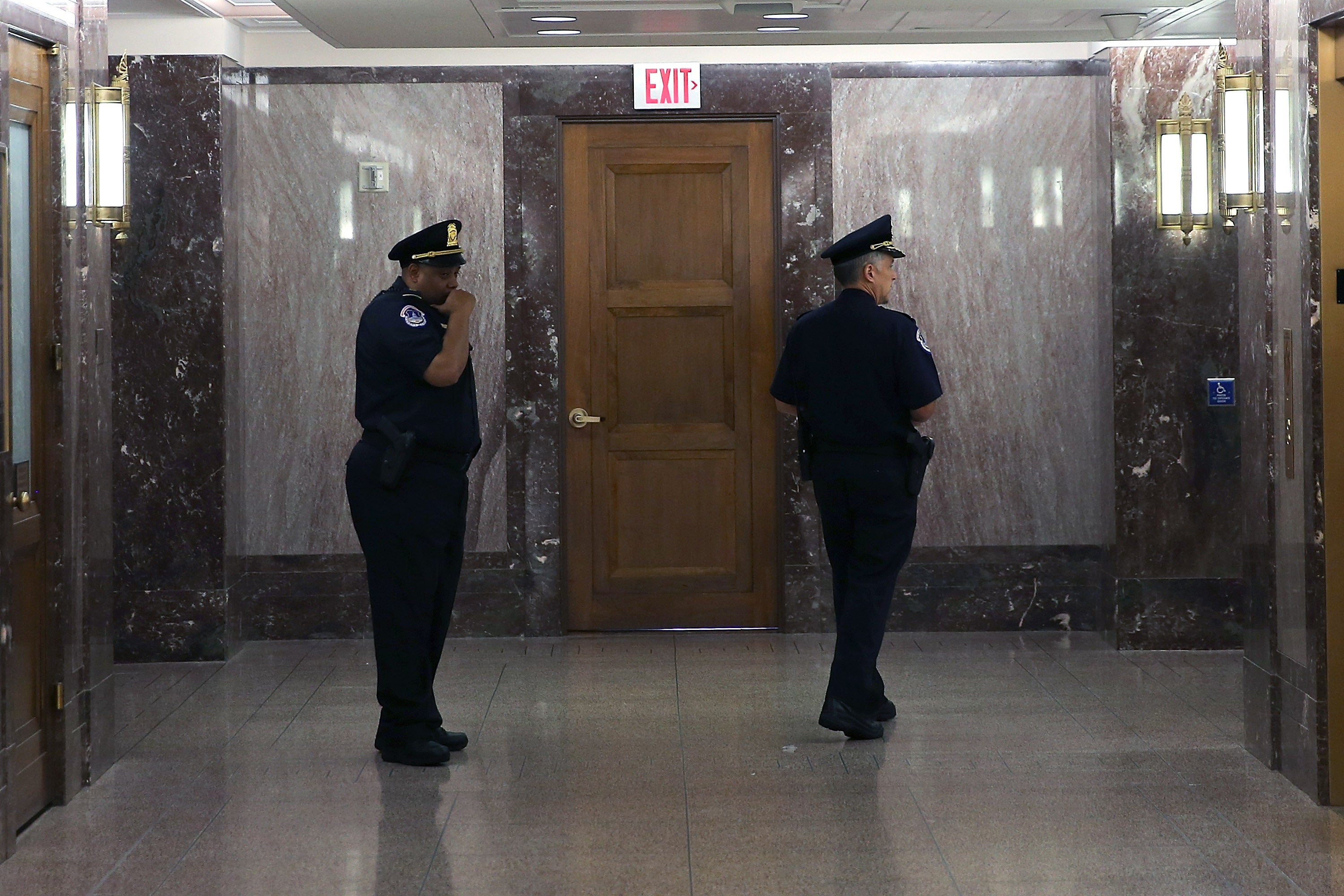 TSA hearing evacuated after bomb threat - CBS News