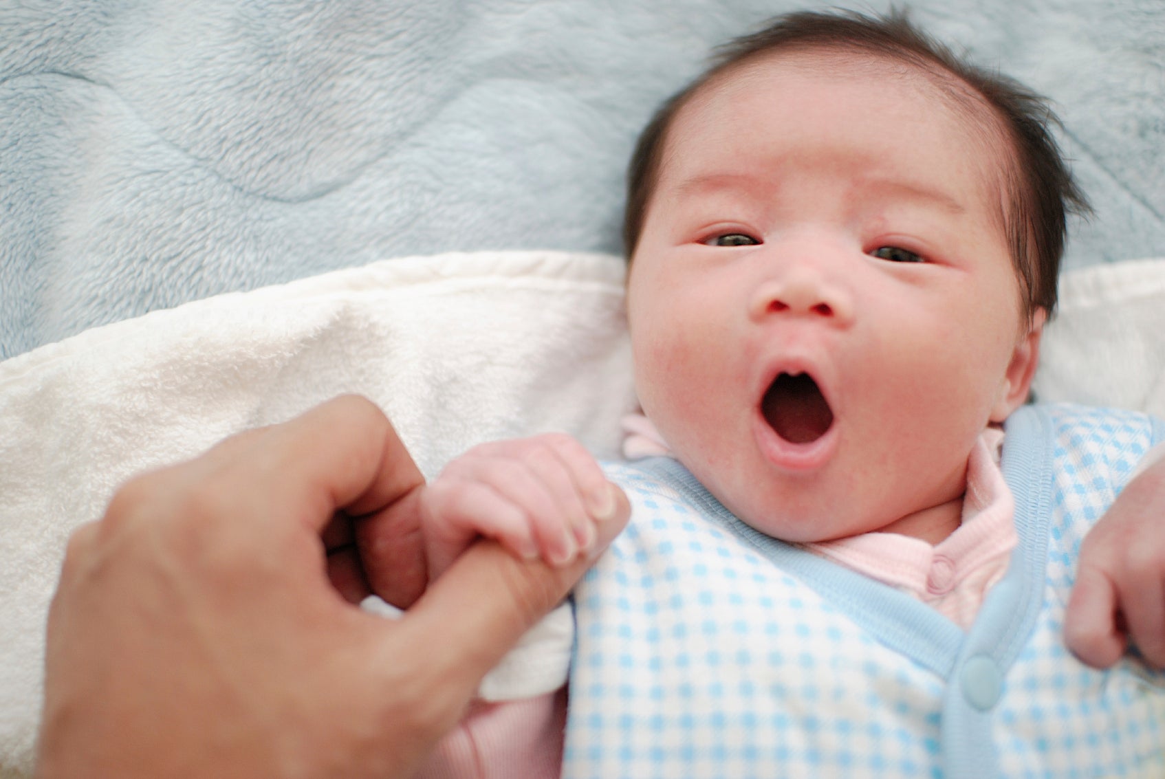 New moms get conflicting advice on infant care, survey finds - CBS News