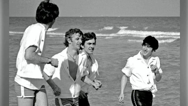 Photographer unveils rare Beatles pictures - CBS News